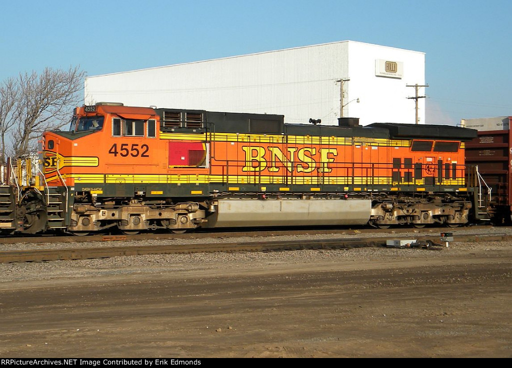 BNSF 4552